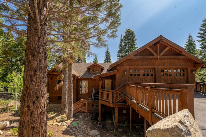 5br Luxury|hot Tub|gas Grill|game Room|hiking - North Lake Tahoe, CA