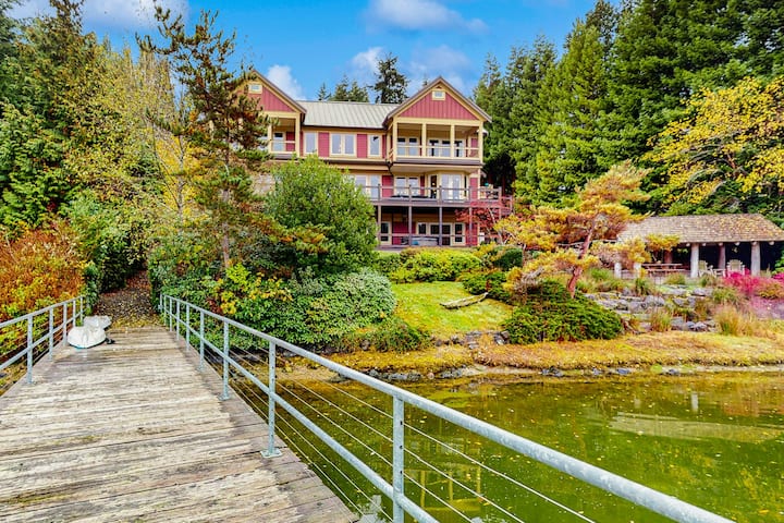 3br Waterfront Home With Dock And Hot Tub - Bainbridge Island, WA