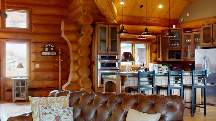 Game Room | Garage Access | View-ti-full Log Home - Angel Fire, NM