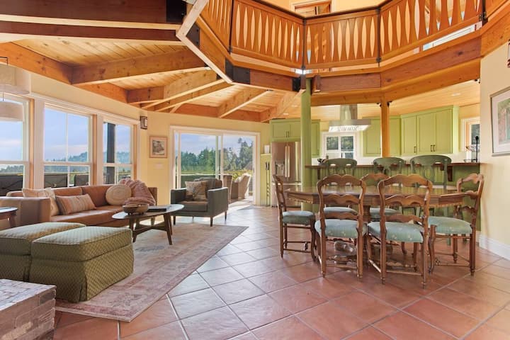 Octagon Luxury Retreat• Hot Tub• Redwood Views• Fo - Cazadero, CA