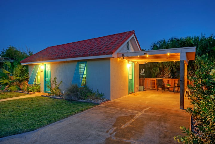 Cozy Cottage In Spanish Village | Casa San Miguel - Port Aransas, TX