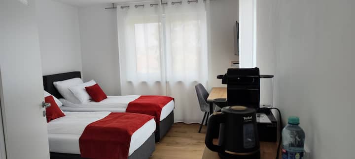 Doppel-/zweibettzimmer Mit Balkon (300710) - Reutlingen