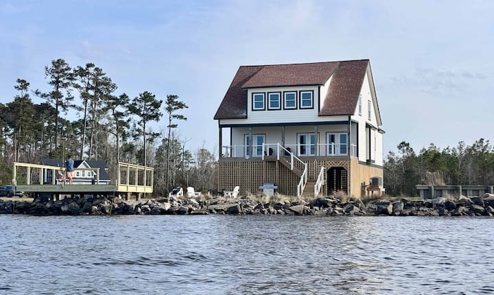 Albemarle Soundfront Retreat - Pet Friendly, Water - 哥倫比亞