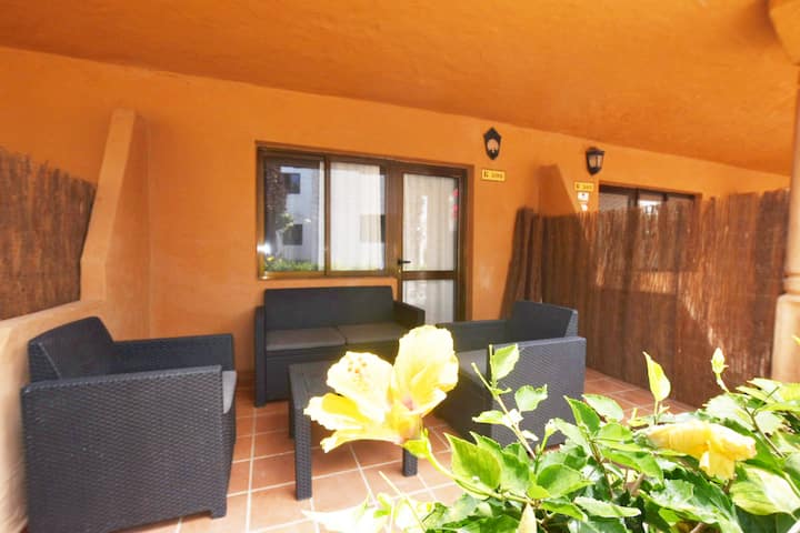 Book Jet - Oasis Corralejo Y Maxi-pool Cactus - Fuerteventura