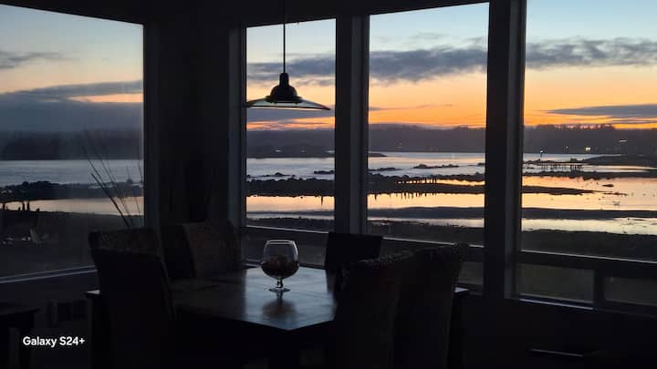 The Coquille River Retreat - Bandon, OR