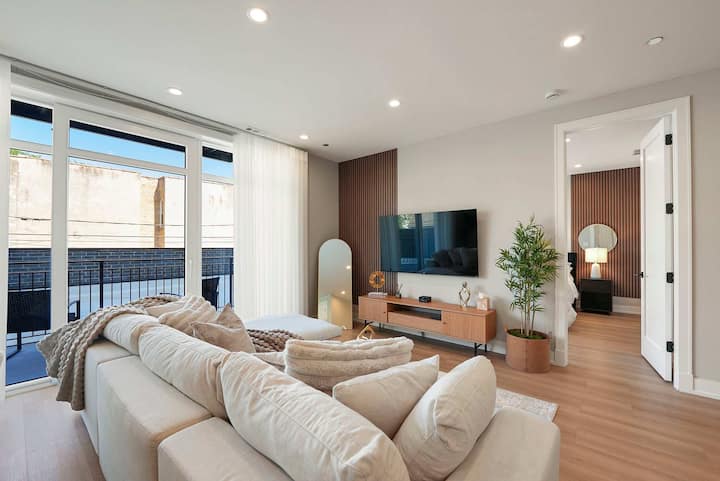 City Living! Modern 2bd 2ba Condo In Tri Taylor - Chicago