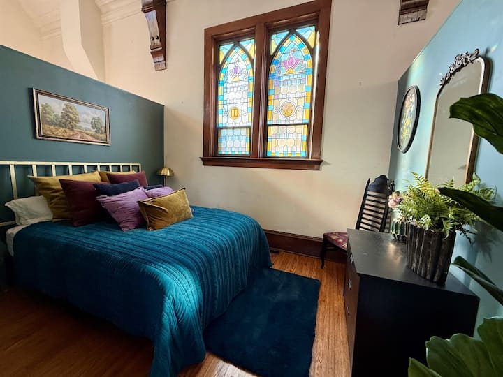 Unique Church Stay! Hot Tub, River, Town - Savanna