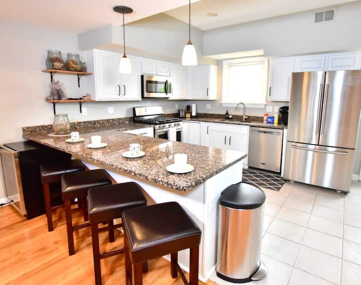 Roof Top Townhouse In Tremont, Near Downtown! - Cleveland, OH