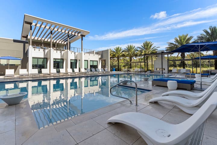 Tropical Haven 2br/2ba Near Atlantic Beach - Jacksonville, FL