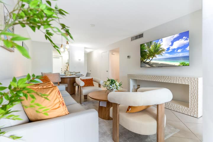 Naples Haven – Walk To Beach & 5th Ave - Naples, FL