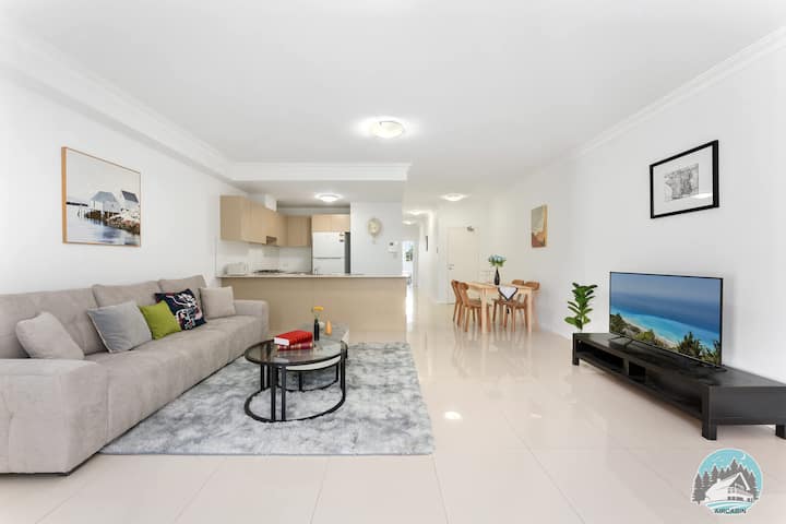 Sunny 2br Brickworks Apartment Near Parramatta - Parramatta