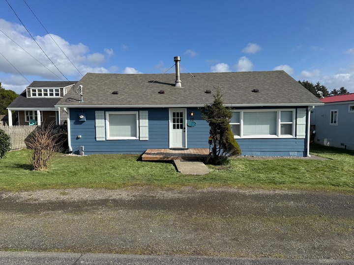 Salty Dog Beach House Walk To Beach! Dog Friendly! - Pacific Beach, WA