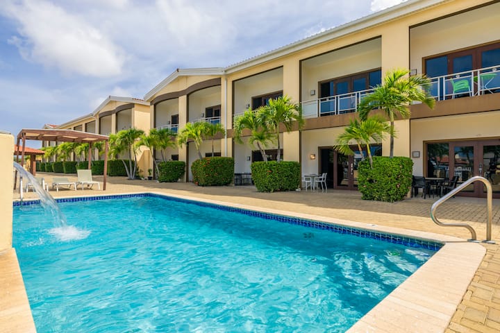 Beach Time At Eagle Beach's Aruba Breeze - Aruba
