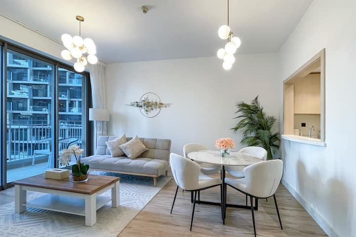 Cozy City Escape in Standpoint Downtown - Apartments for Rent in Dubai ...