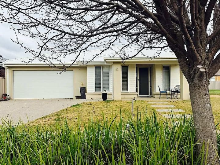 Lakeside Nagambie - 4 Guests - Nagambie