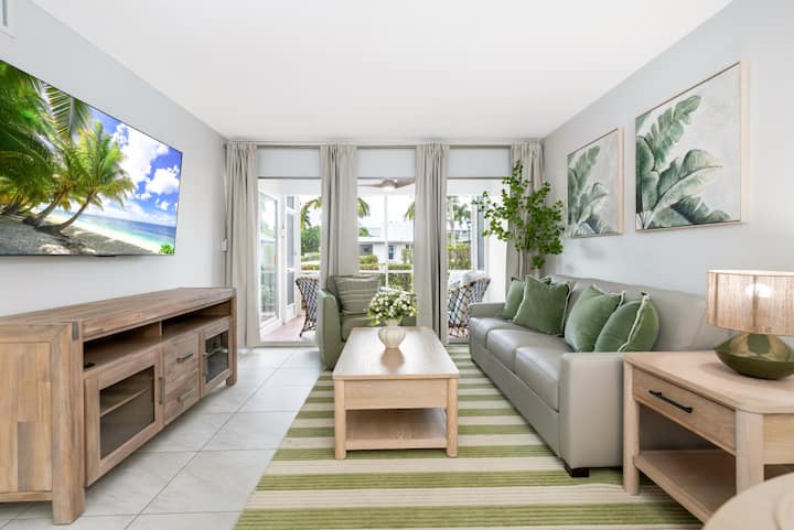 Emerald Oasis Naples • Luxury Stay By 5th Ave - Naples, FL