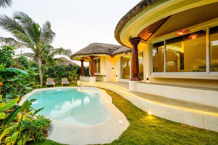 Pet-friendly 2-room Suite W/ Plunge Pool And Lawn - Mahabalipuram