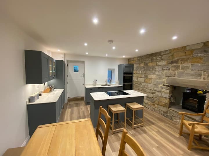 4 Bed In Whitby (96392) - Whitby