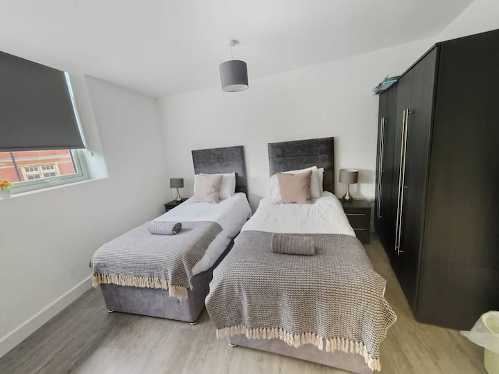 Regent Circus Apartments (01) 1 Bedroom Sleeps 2 - Swindon