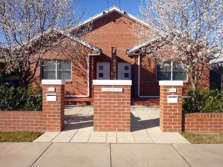 Spacious Three Bedroom Apartment - Wagga Wagga