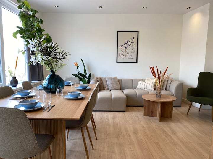 Comfortable 7 Bedroom + 3 Bathroom Corporate Apt. - Amstelveen