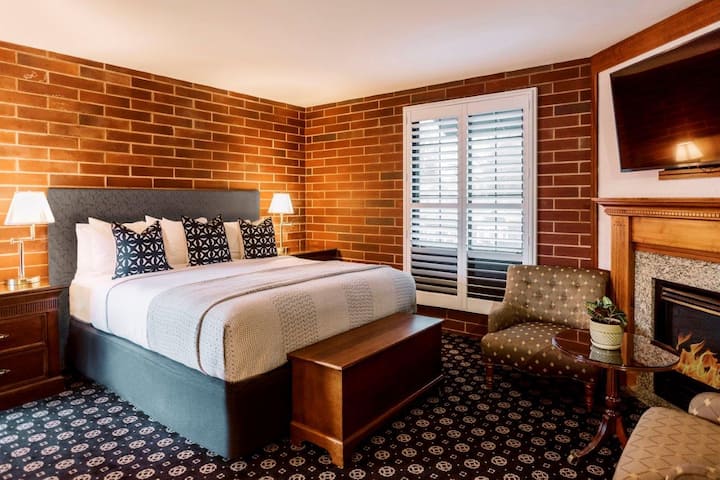 Fresh Pastries Delivered To Rooms Daily - Napa, CA