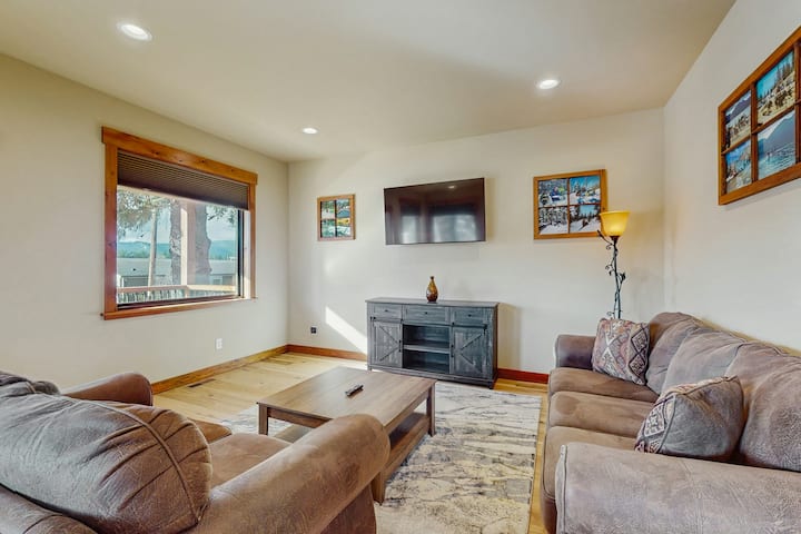 3br Home W/ Hot Tub, Pool Table & Wifi - Roslyn, WA