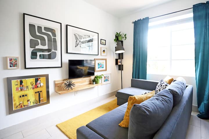 2bd South Beach Apt 3min Walk To Sea & Ocean Drive - South Beach, FL