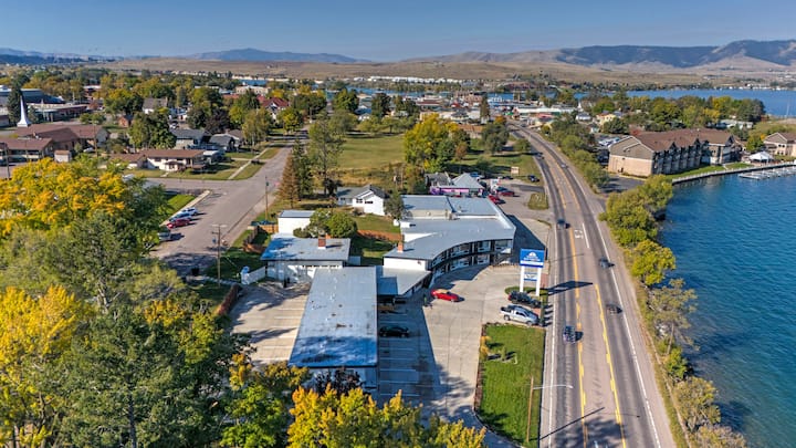 Luxurious Junior Suite With Private Balcony- T2kjs - Polson, MT