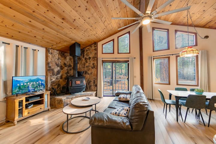 Oglala Little Lodge&nbsp;- Cabin Getaway - South Lake Tahoe, CA