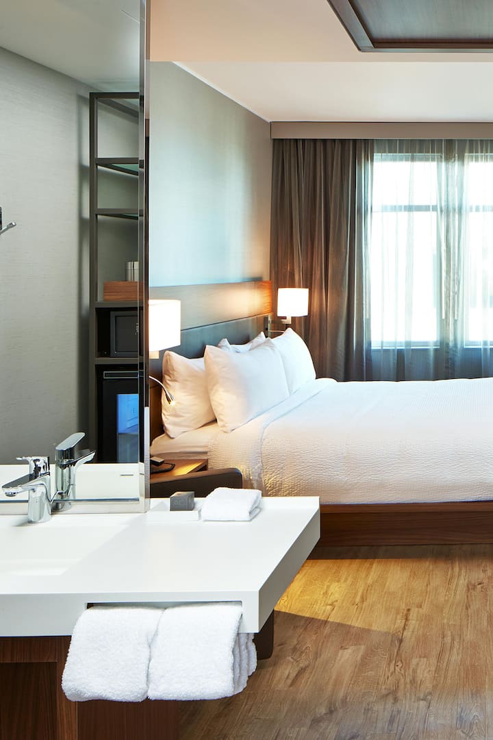 European Style & Prime City Center Location - ポートランド, OR