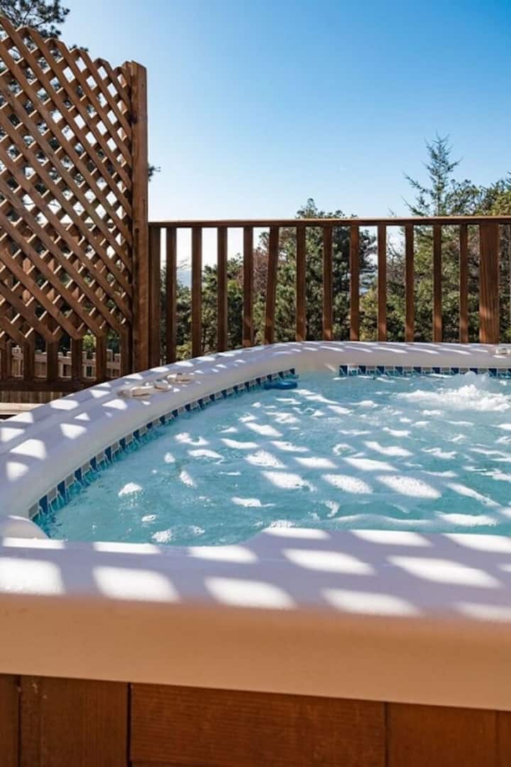 Custom Home With Hot Tub & Sauna. Plus Shared Pool - Sea Ranch, CA