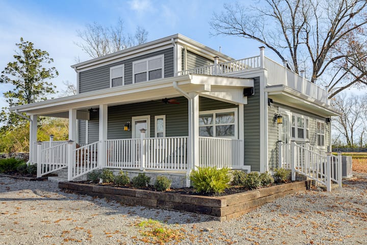 1 Block To Dtwn Lewisburg! Quiet Home W/ Decks - Lewisburg, TN