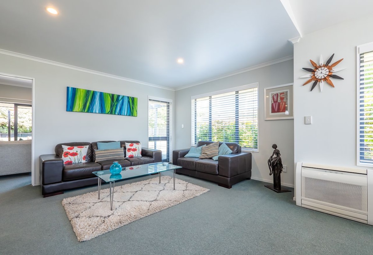 Kick Back on Kendall - Houses for Rent in Nelson, Nelson Region, New ...