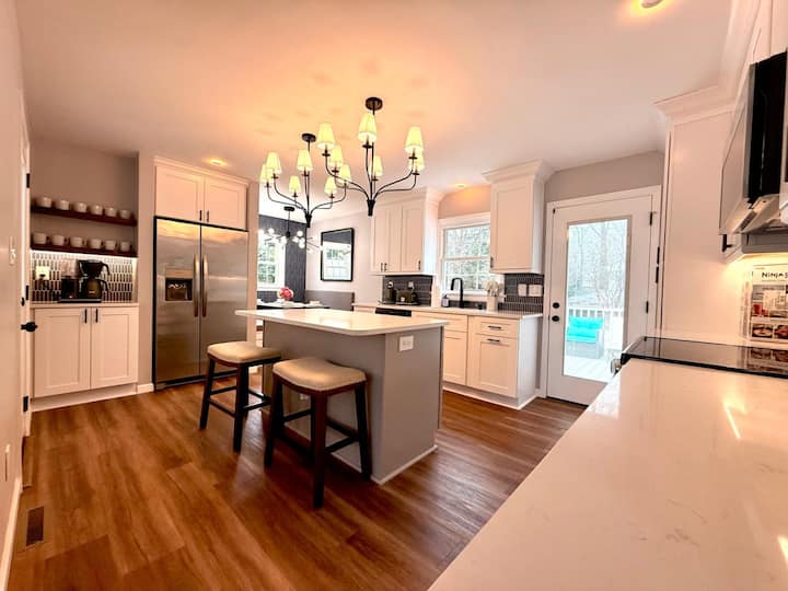 Little Lake Lodge - Brand New Luxury Ranch Villa - Durham, NC