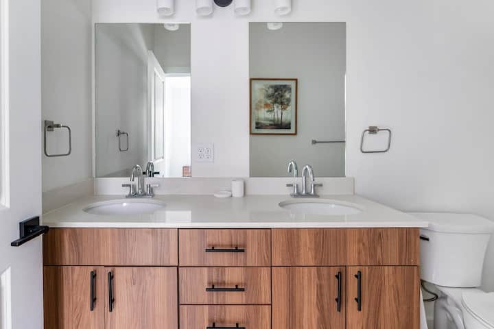 Landing | Chic 3bd, Clubhouse - Billings, MT