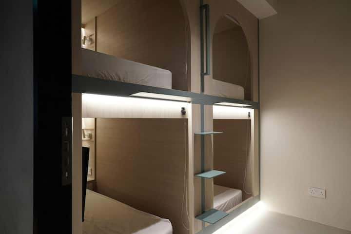 Private 4pax Room In Chic Hostel In Chinatown - Singapore