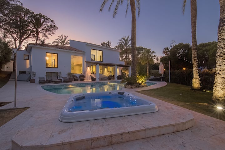 Villa Pena Blanca - 5 Bed Villa Near Puerto Banus! - Marbella