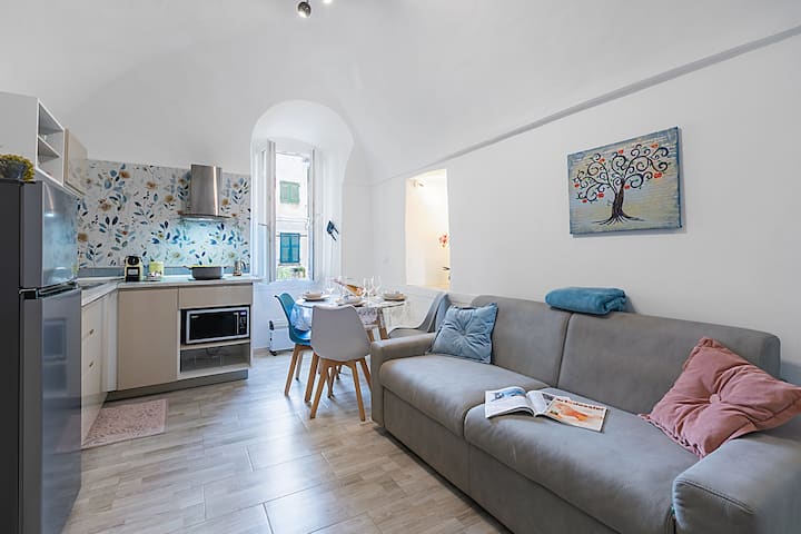 Casa Di Ta' Historic Centre - By Happy Rentals - Sanremo