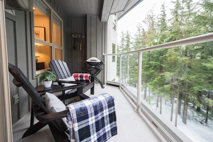 Peaceful Forest View A/c Pool Hot Tubs Bbq Netflix - Whistler