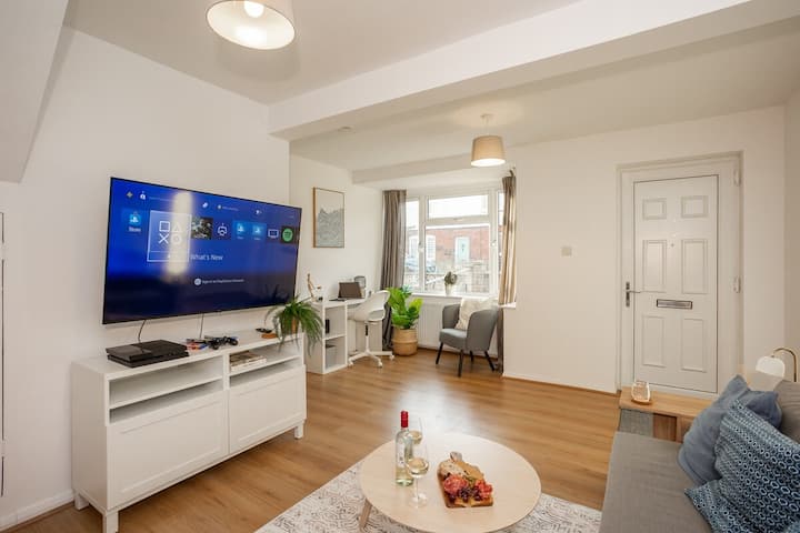 Doctor's Lane - Modern 3 Bed Contractor, Fam… - Melton Mowbray