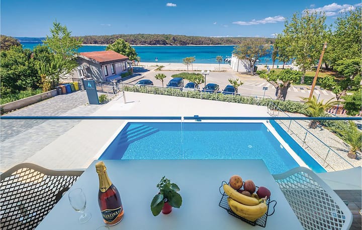 Gorgeous Apartment In Punat With Wifi - Punat