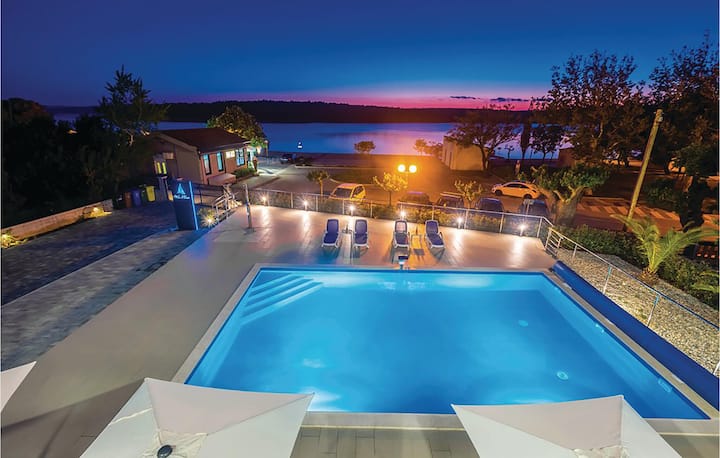Stunning Apartment In Punat With Sauna - Punat