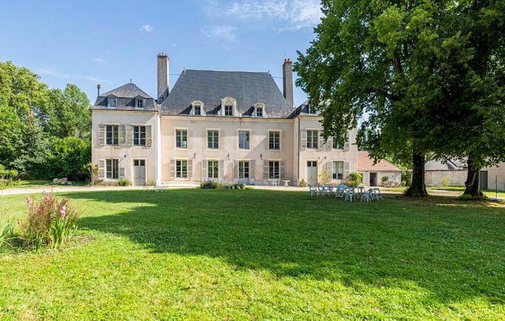Stunning Home In Marmagne With Wifi - Bourges