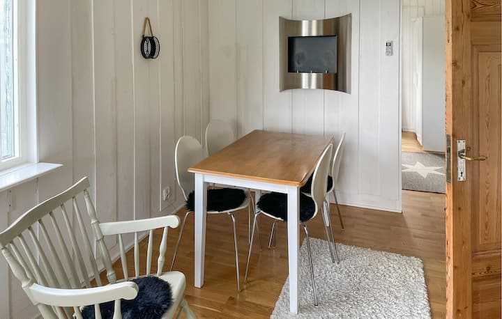 Stunning Home In Vingåker With Lake View - Vingåker