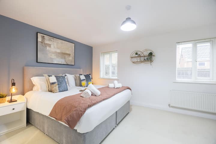 Moderne-maison-sdb Privée Avec Douche-vue Sur Rue - Cheltenham