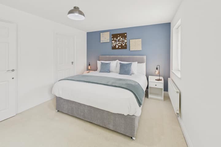 Moderne-maison-sdb Privée Avec Douche-vue Sur Rue - Cheltenham