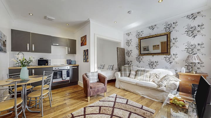 Finest Retreats | Garden Cottage At Ormidale House - Tarbert