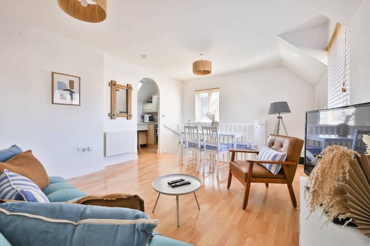 Two Bedroom House Near Beach - Barry