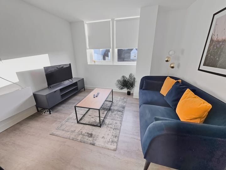 Regent Circus Apartments (09) 1 Bedroom Sleeps 2 - Swindon